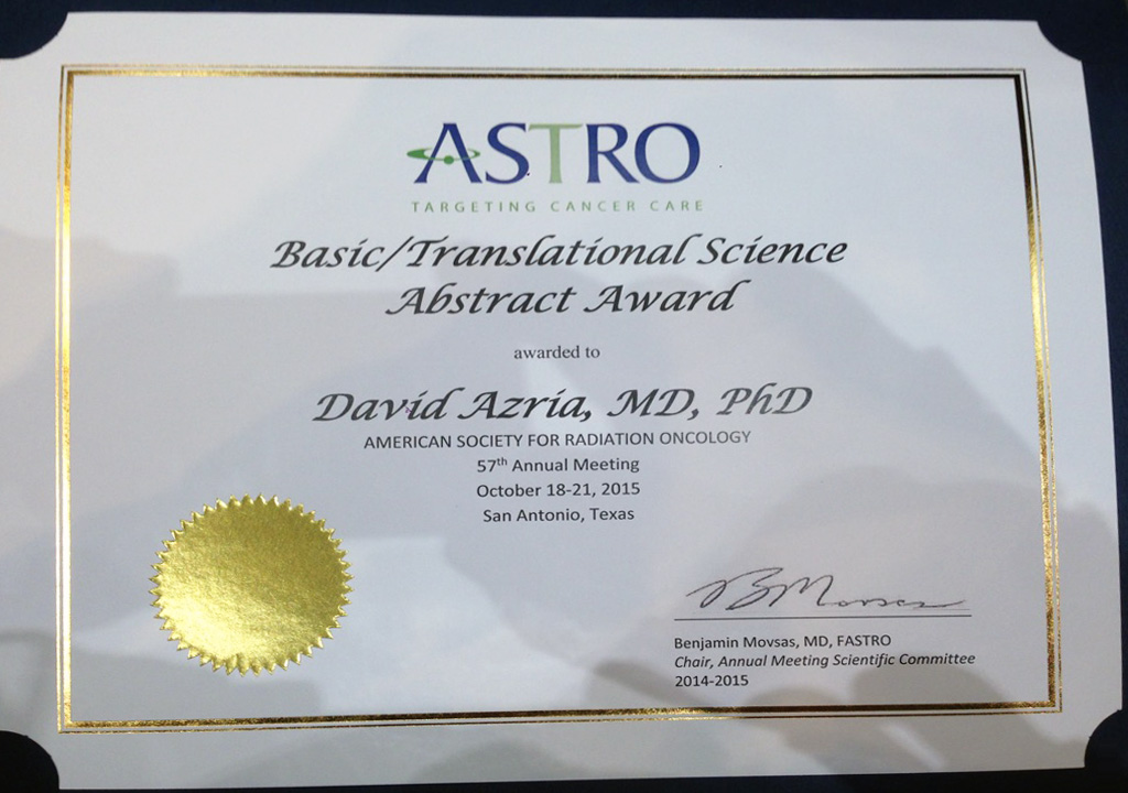 Le Pr David Azria reçoit le "Translational Science Abstract Award" de l ...